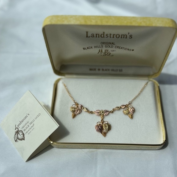 Black Hills Gold | Jewelry | Vintage Black Hills Gold K Grape Vine Leaf ...